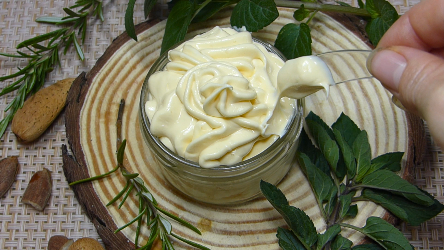 Cómo elaborar tu propio AFTERSUN casero y natural para el VERANO - Zana ...